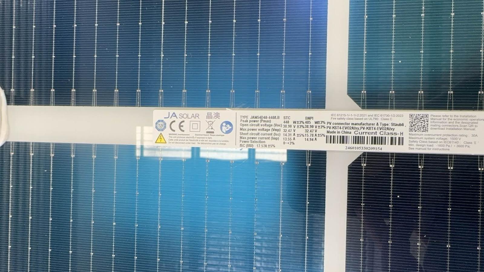 Solar Panel Kit for Home - 6.6kW JA Solar (JAM54D40) | Solar Superstore